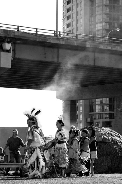 Nadya Kwandibens photographs the First Nations experience across Canada ...